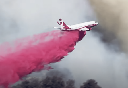 週末 Apple Fire 大火延燒41平方英裏至今未熄 約8000居民被撤離 : 哇靠!洛杉磯
