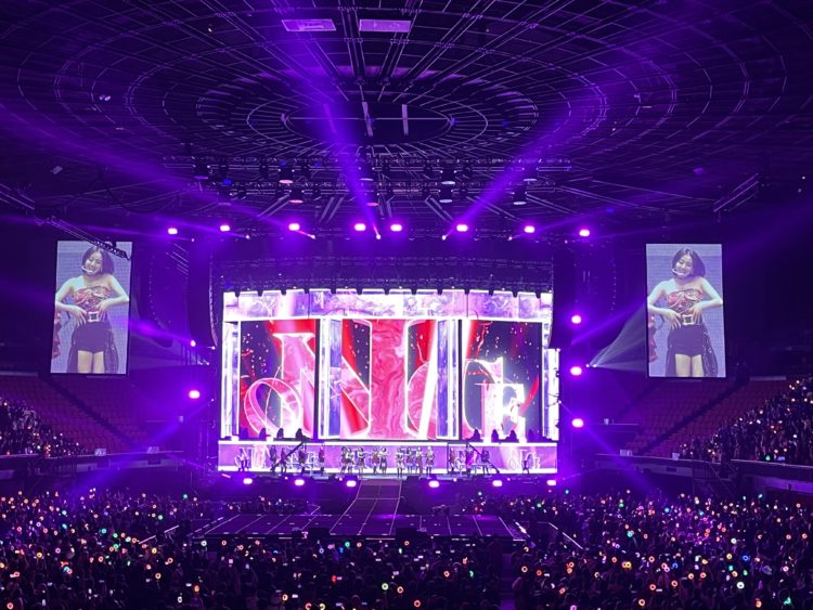 哇靠 Funlicius 】TWICE 世界巡演美國首場座無虛席！小編親臨現場超級震撼 : 哇靠!洛杉磯